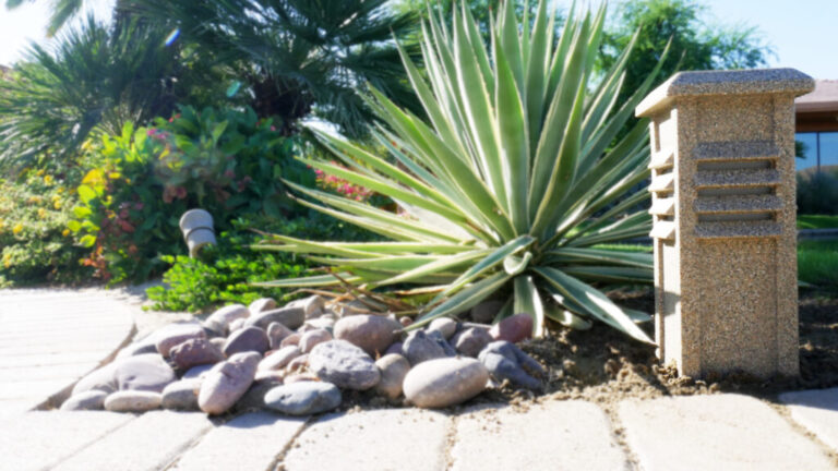 Pathway Lights Archives - Roto Lighting